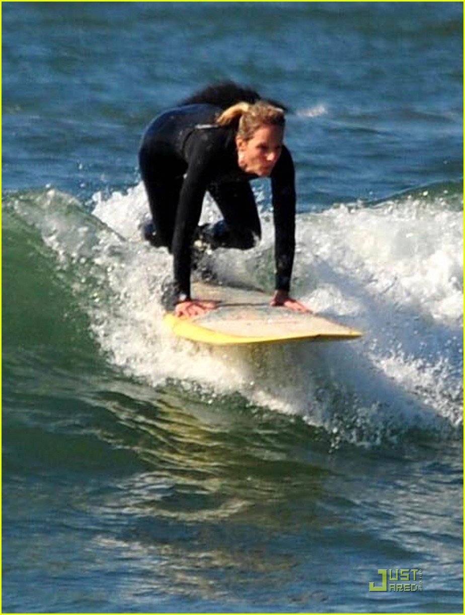 Helen Hunt: Surf's Up!: Photo 2425380 | Helen Hunt Photos | Just Jared ...