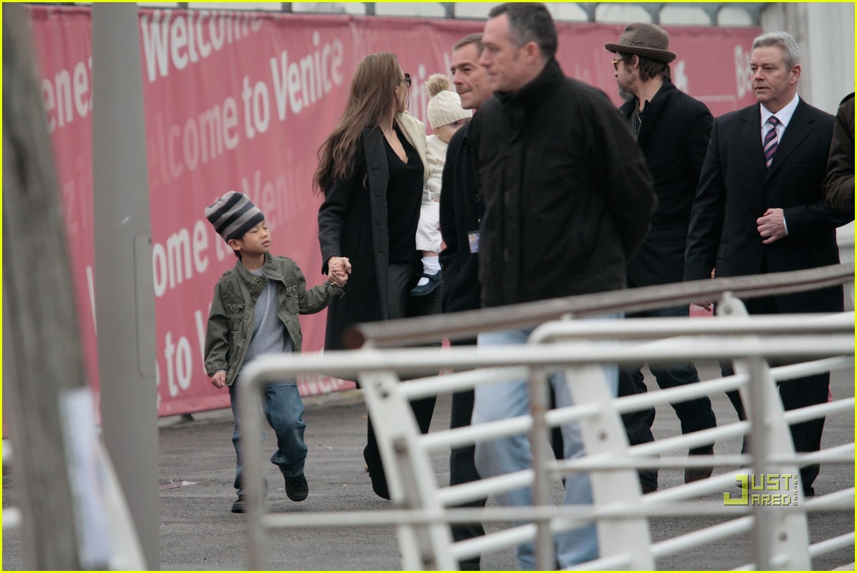 Brad Pitt & Angelina Jolie's Twins: From Venice To Paris: Photo 2429426 ...