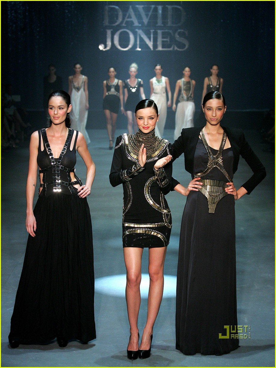 Miranda Kerr Gets Chained Up: Photo 2426637 | Miranda Kerr Pictures ...