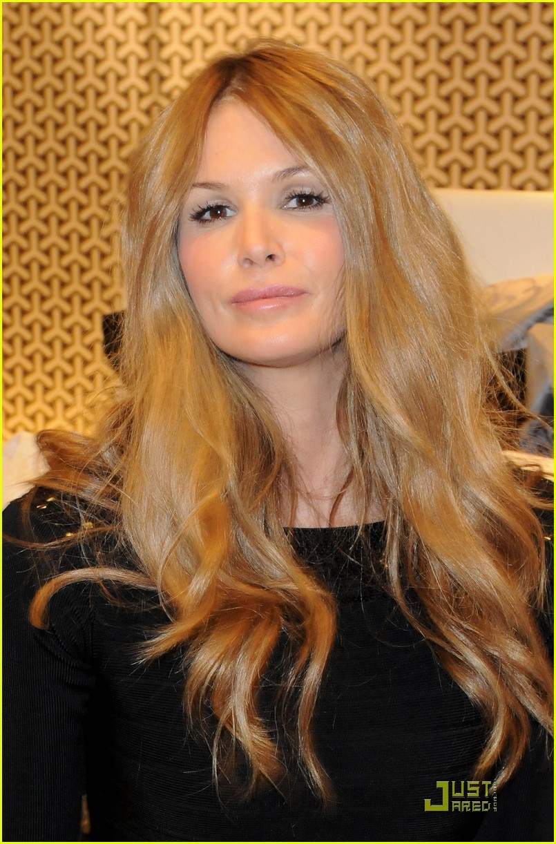 Elle Macpherson: Host Of Britain's Next Top Model: Photo 2424817 | Elle ...