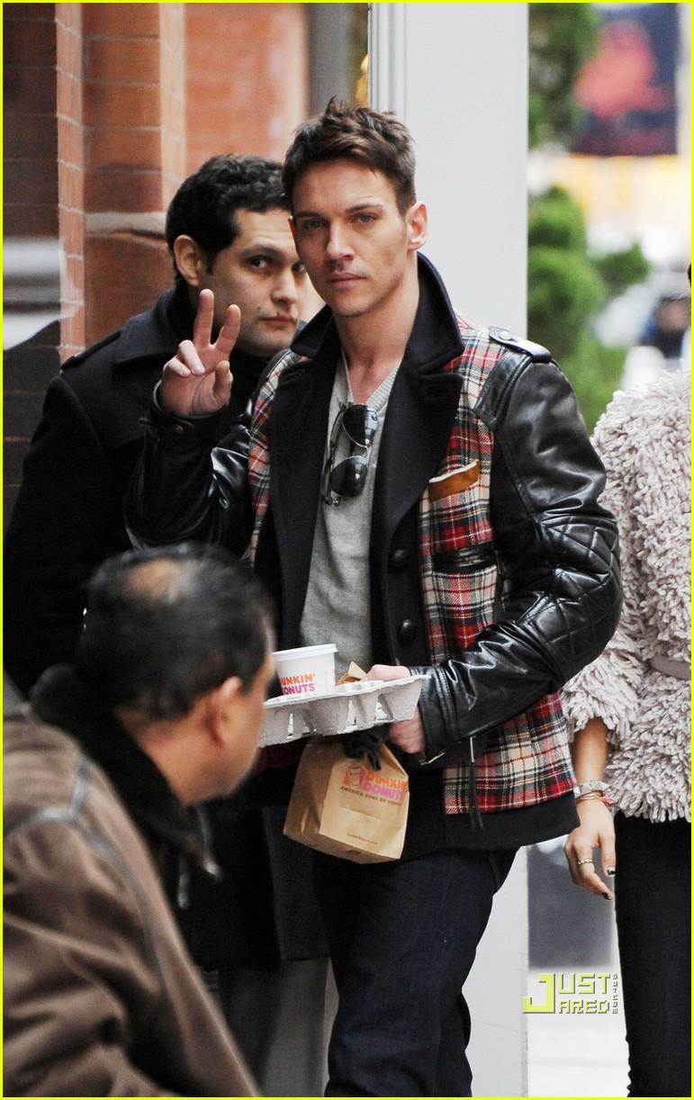 Jonathan Rhys Meyers & Reena Hammer Run On Dunkin: Photo 2424787 ...