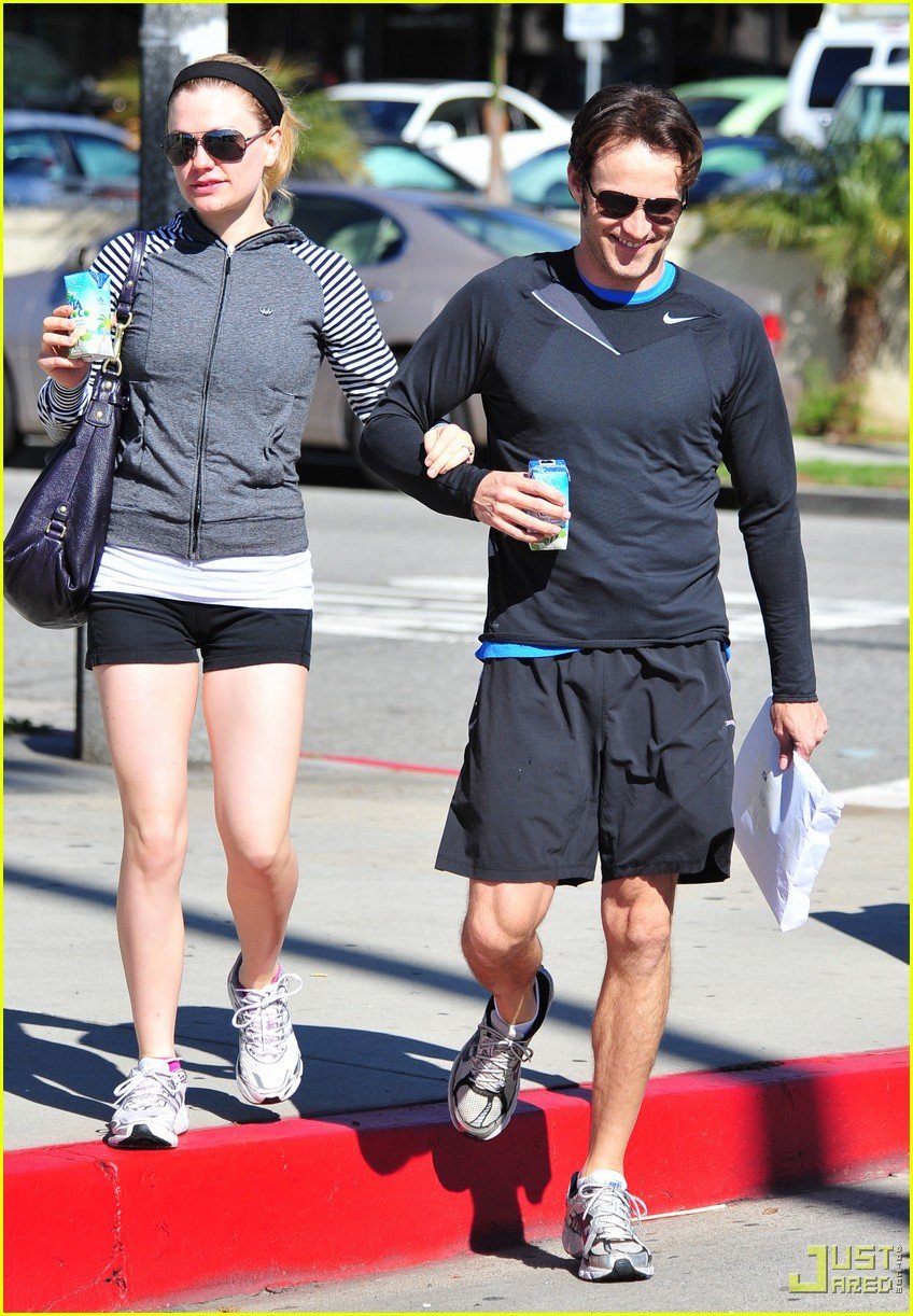 Anna Paquin & Stephen Moyer: Vita Coco Couple: Photo 2426260 | Anna ...