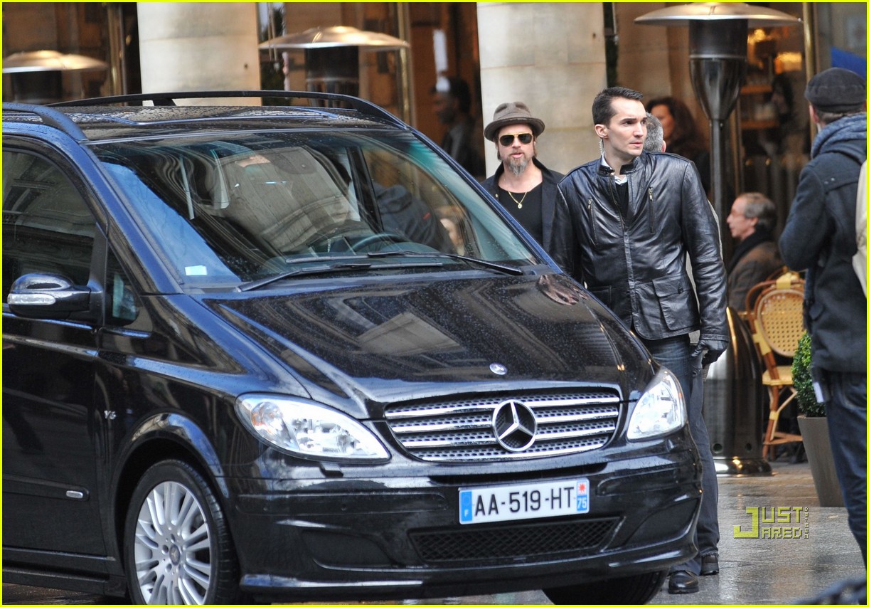 Shiloh & Zahara Jolie-Pitt: Day Out with Dad!: Photo 2429770 | Angelina ...