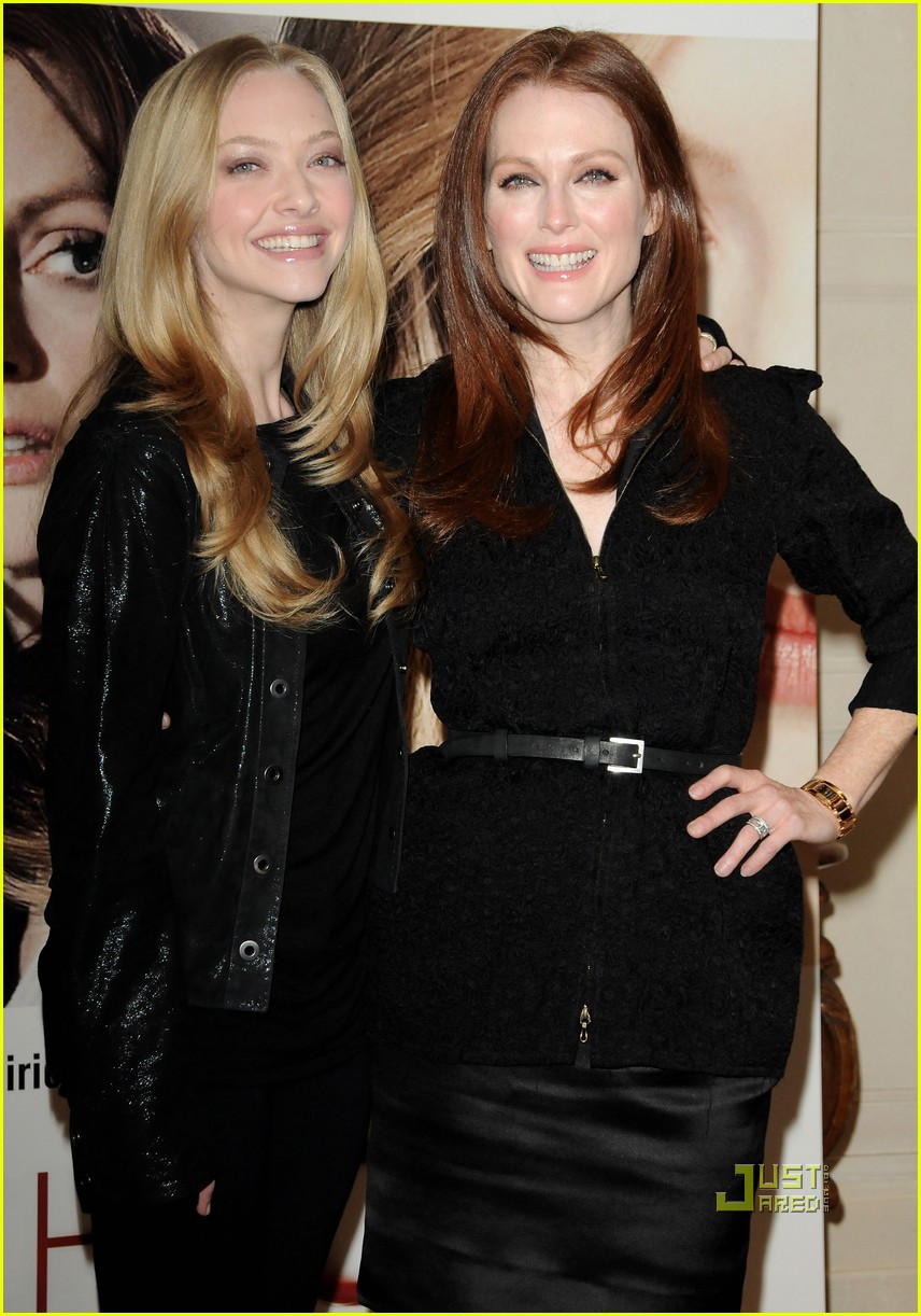 Amanda Seyfried & Julianne Moore: Chloe Photocall in Paris!: Photo 2426180 | Amanda Seyfried ...