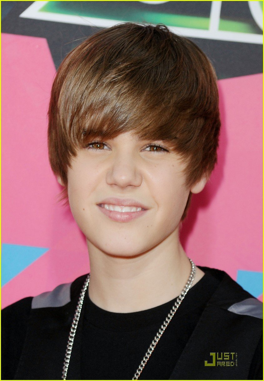 Justin Bieber -- 2010 Kids' Choice Awards Orange Carpet: Photo 2437871 ...
