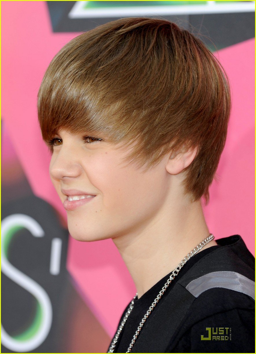 Justin Bieber -- 2010 Kids' Choice Awards Orange Carpet: Photo 2437873 ...