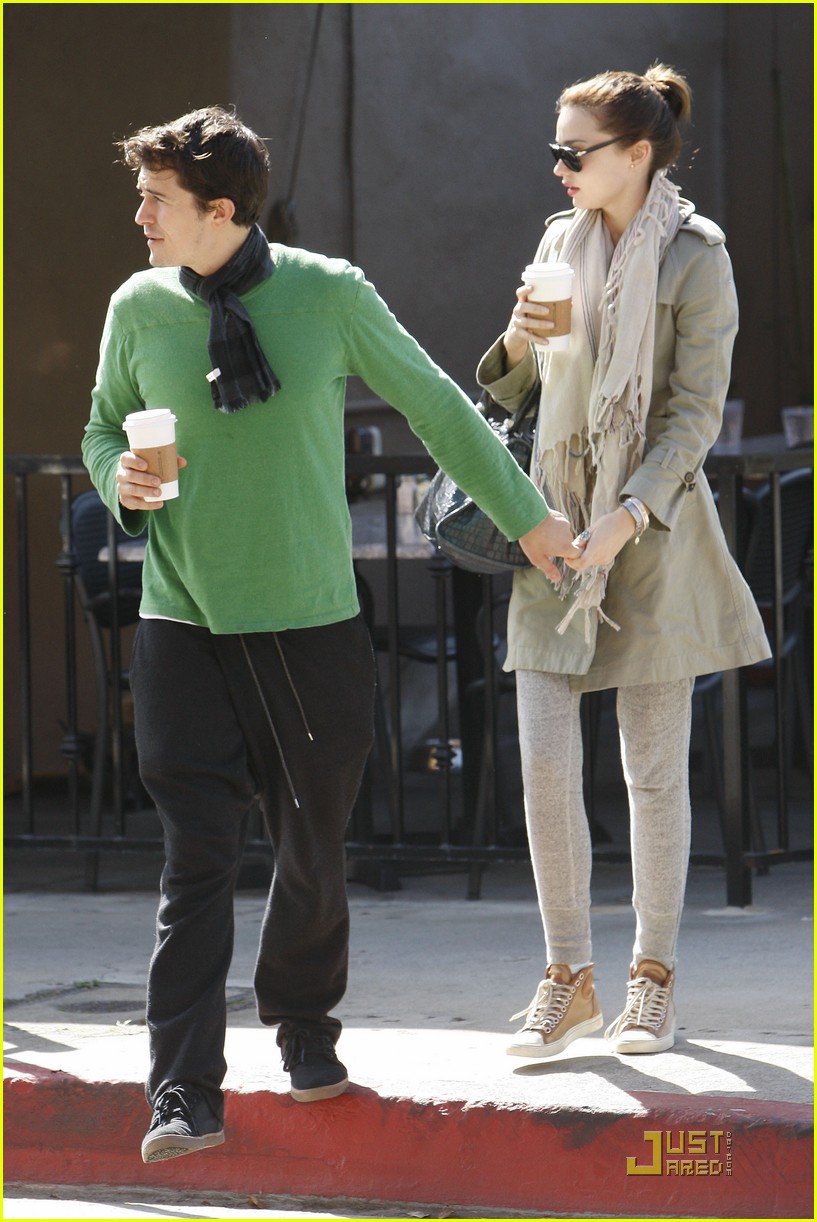 Miranda Kerr & Orlando Bloom: PDA Coffee Couple: Photo 2433666 | Miranda Kerr, Orlando Bloom ...