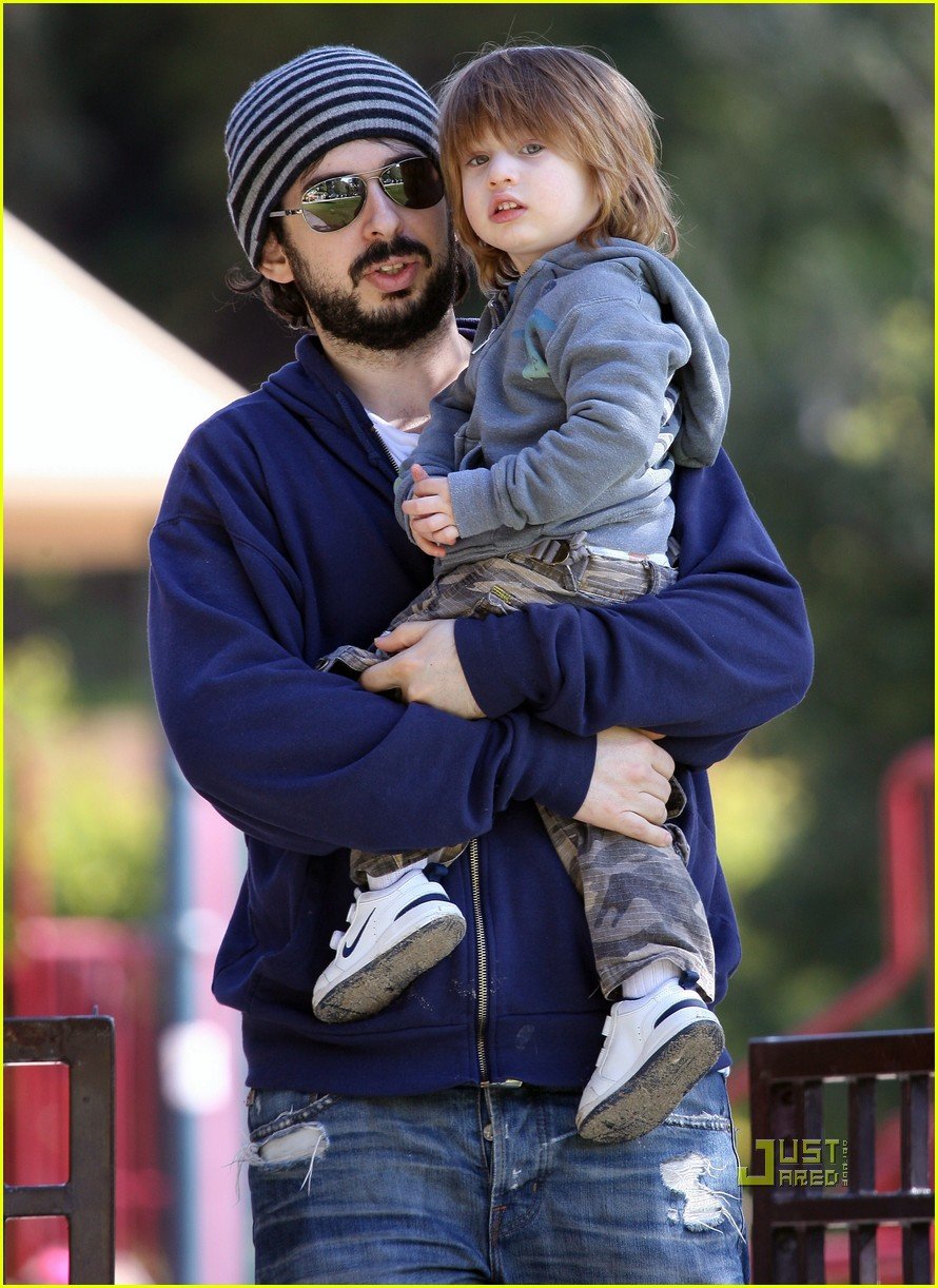 Max & Jordan Bratman: Playing at the Park!: Photo 2433640 | Celebrity ...