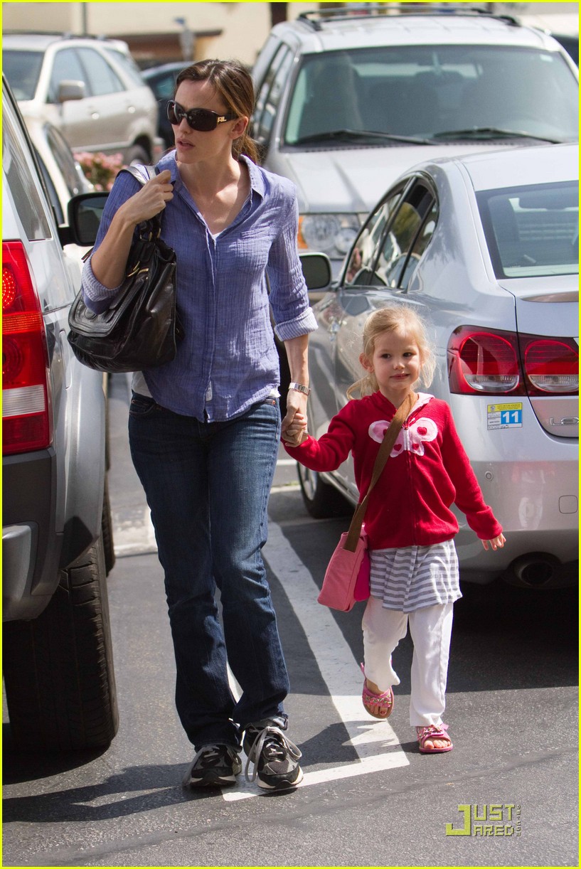 Jennifer Garner & Violet Afflect: Gelson Girls: Photo 2436328 | Ben ...