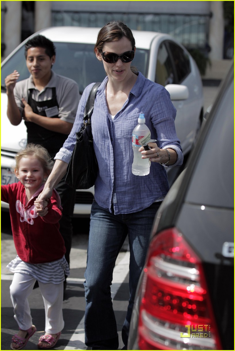 Jennifer Garner & Violet Afflect: Gelson Girls: Photo 2436335 | Ben ...
