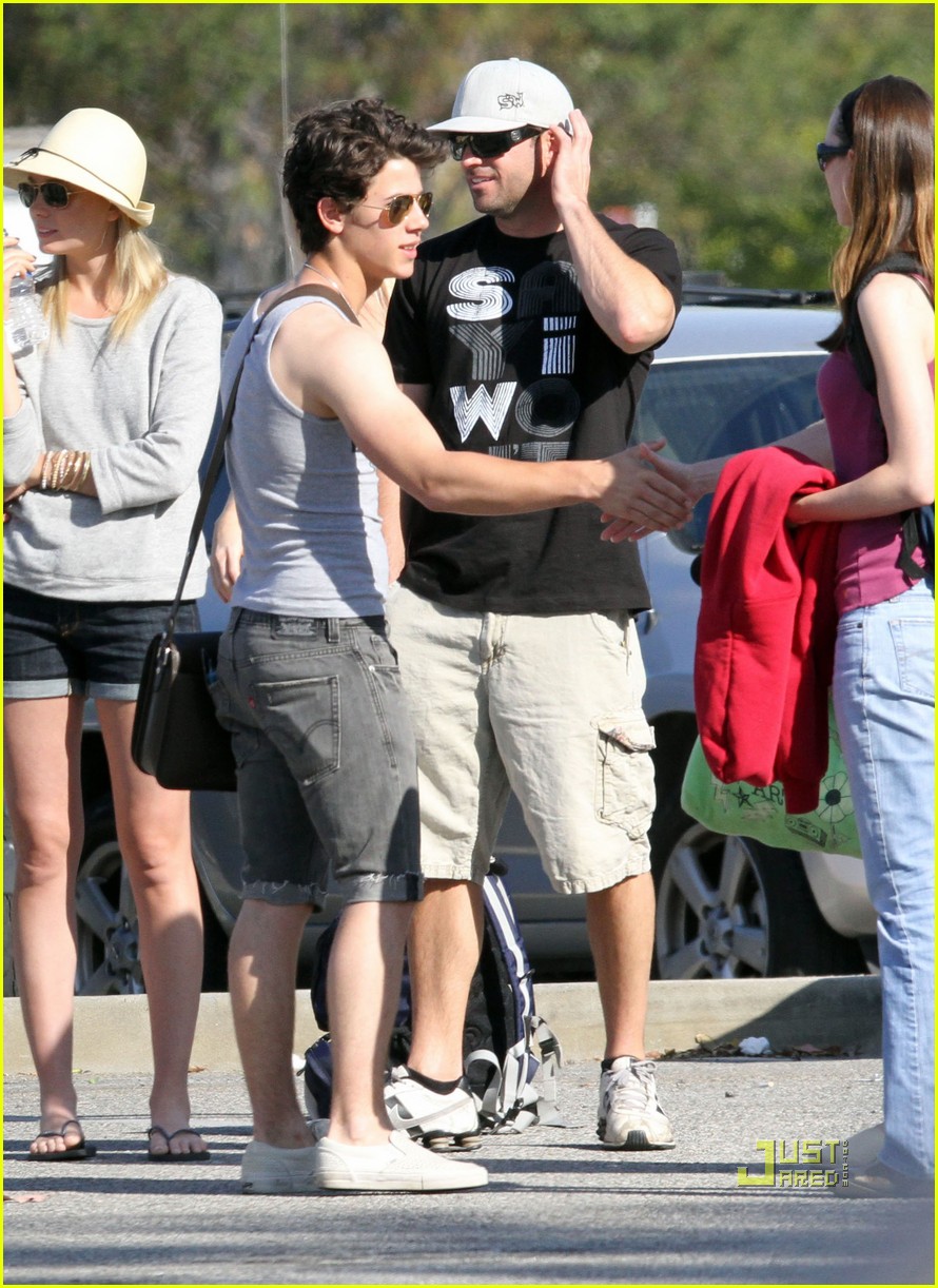 Nick Jonas: Muscle Man: Photo 2438360 | Jonas Brothers, Nick Jonas ...