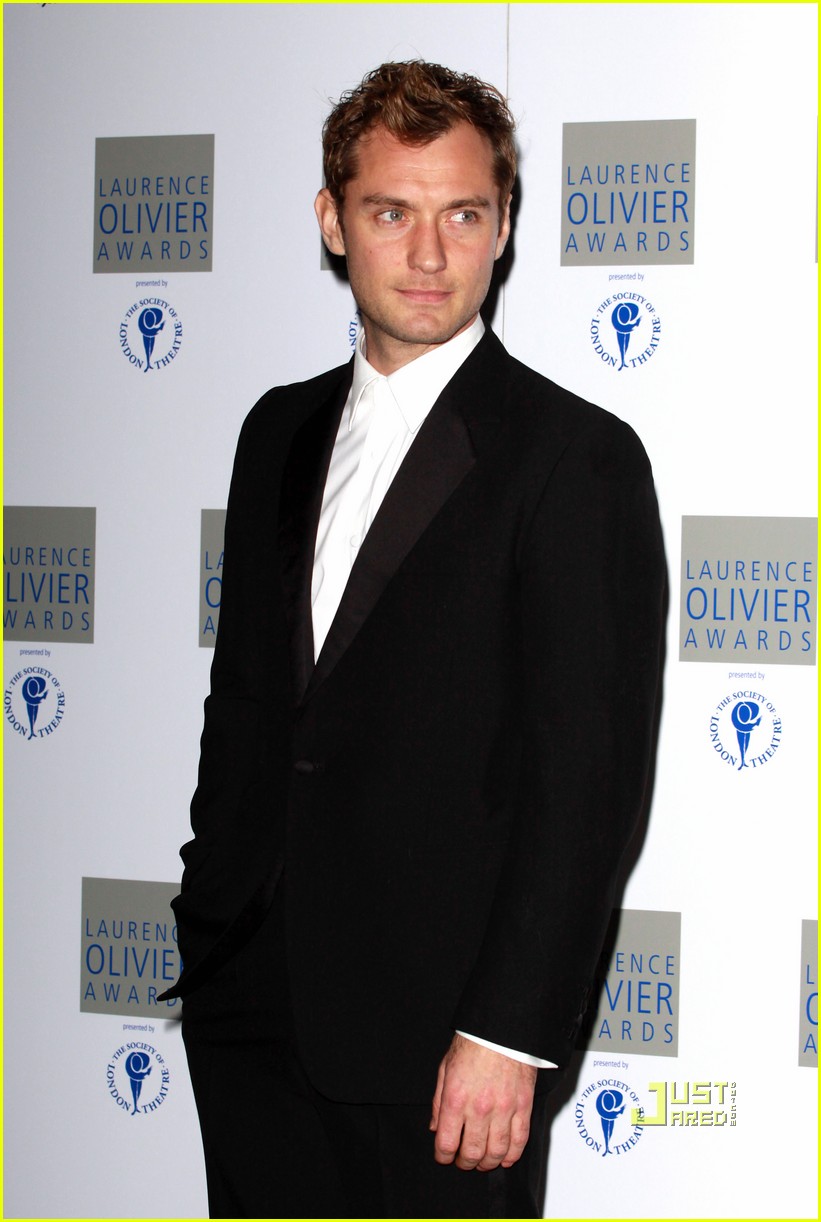 Jude Law Presents Best New Play to 'The Mountaintop': Photo 2436493 ...