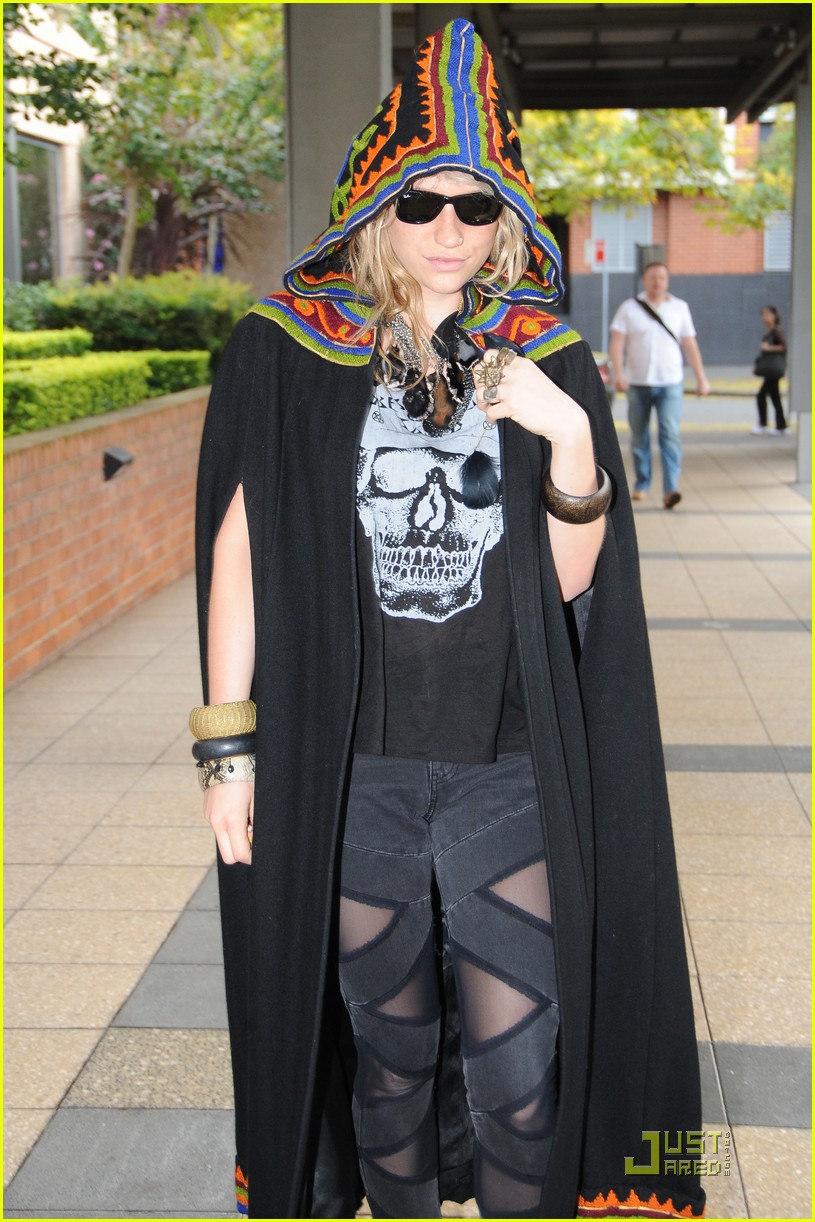Ke$ha: Look Under My Hood!: Photo 2436835 | Kesha Photos | Just Jared ...