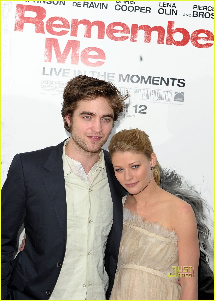 Robert Pattinson: 'Remember Me' in NYC!: Photo 2431228 | Robert ...