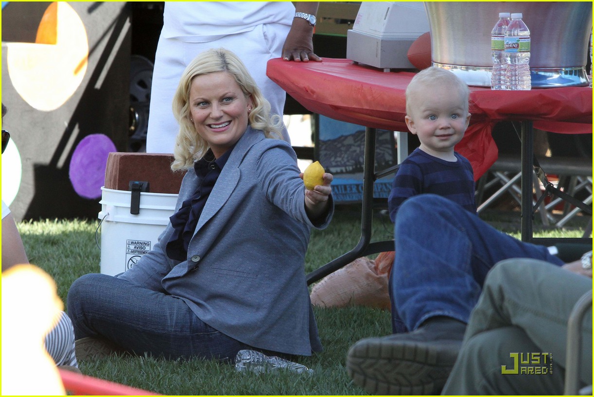 Amy Poehler: Archie On The Lot!: Photo 2436971 | Amy Poehler, Archie ...