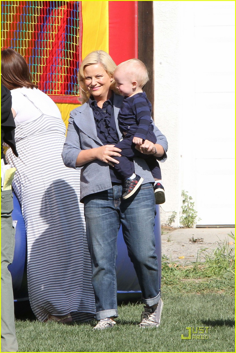 Amy Poehler: Archie On The Lot!: Photo 2436974 | Amy Poehler, Archie ...