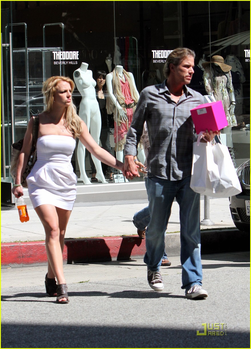 Britney Spears & Jason Trawick: Hand in Hand: Photo 2435591 | Britney ...