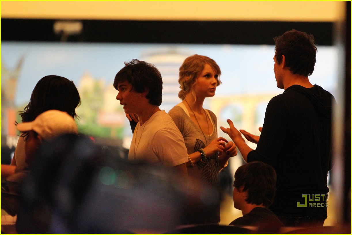 Taylor Swift & Cory Monteith Hug It Out: Photo 2437031 | Cory Monteith ...