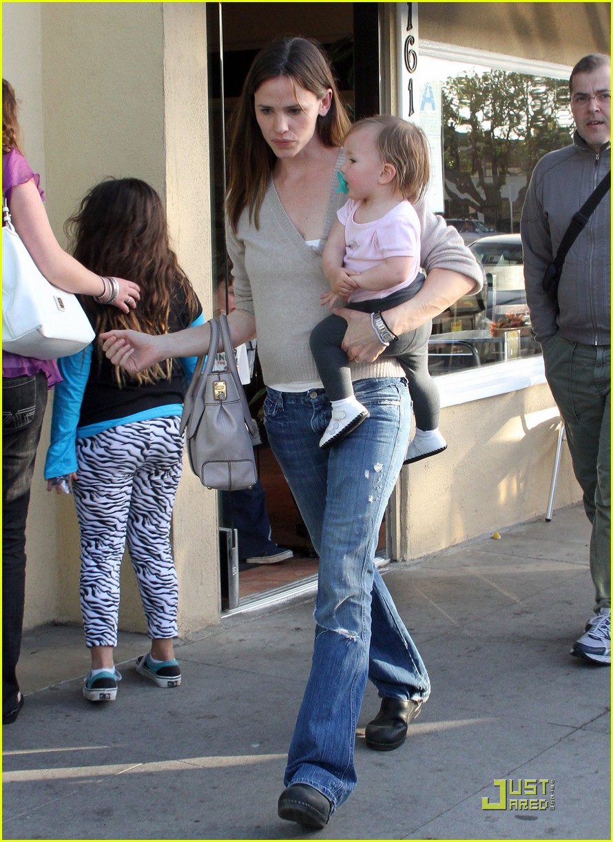 Photo: jennifer garner has family fun 14 | Photo 2440022 | Just Jared ...