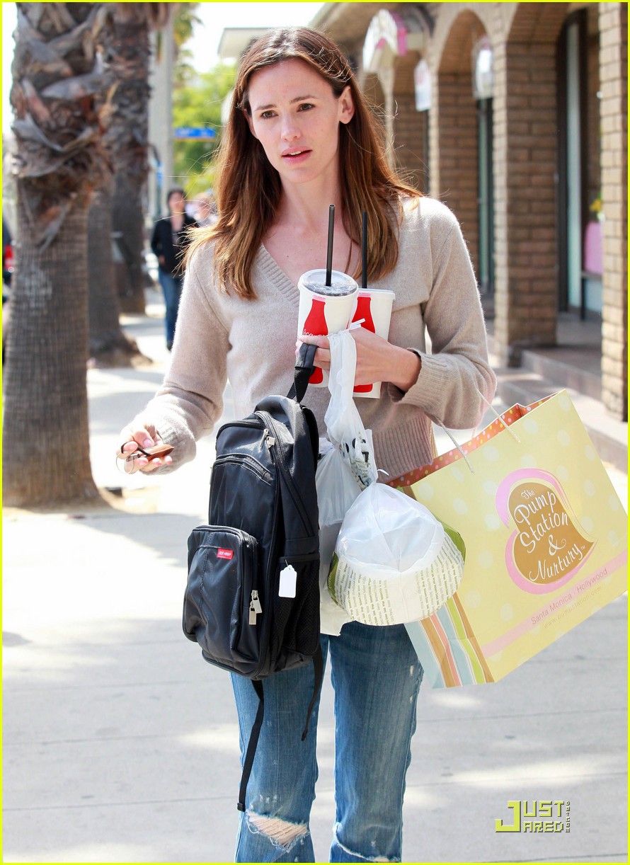 Jennifer Garner Has Family Fun: Photo 2440051 | Ben Affleck, Celebrity ...