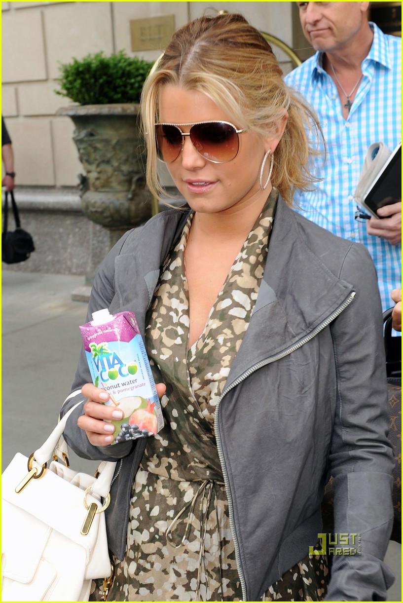 Jessica Simpson's Go-To Dish: Chili Con Queso!: Photo 2444501 | Jessica ...