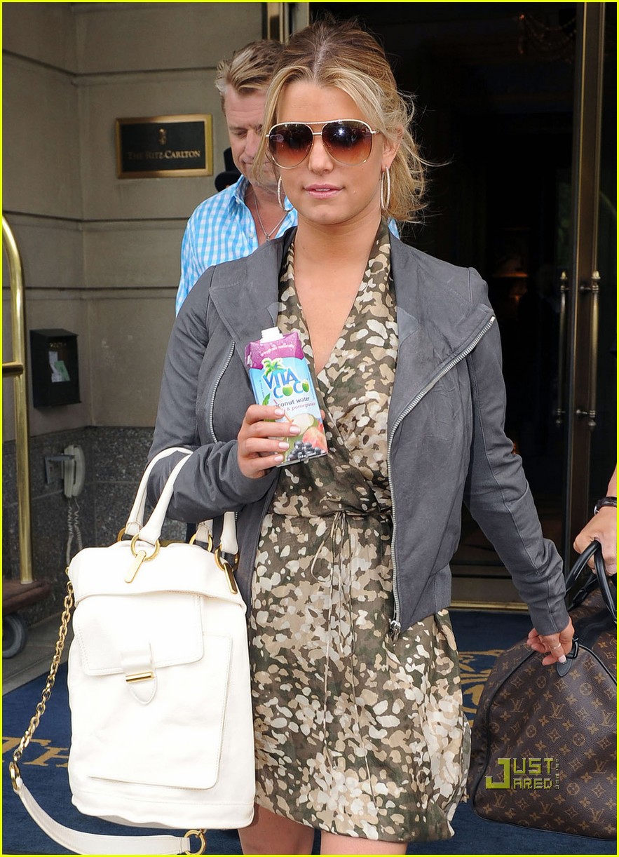 Jessica Simpson's Go-To Dish: Chili Con Queso!: Photo 2444506 | Jessica ...