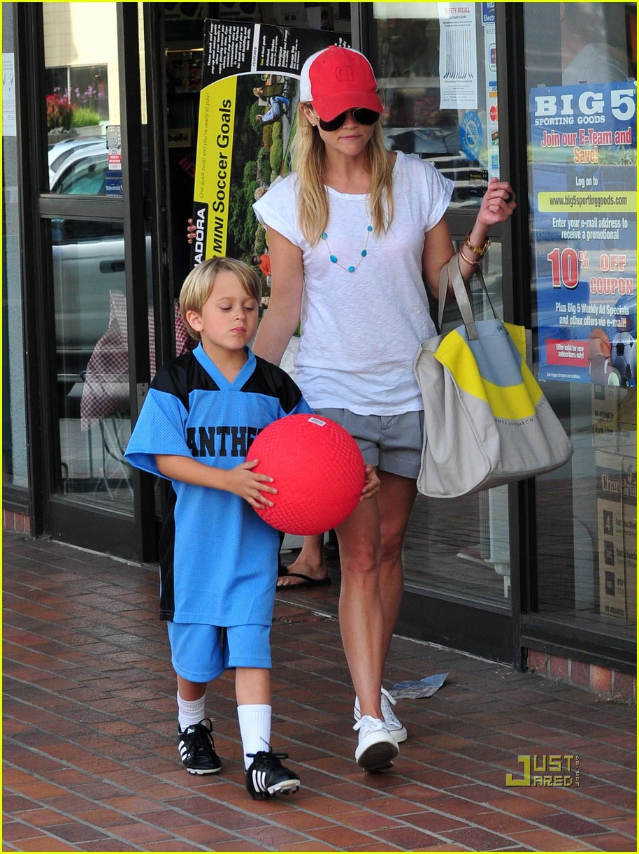 Jim Toth: Big 5 with Reese Witherspoon's Kids: Photo 2443460 | Ava ...