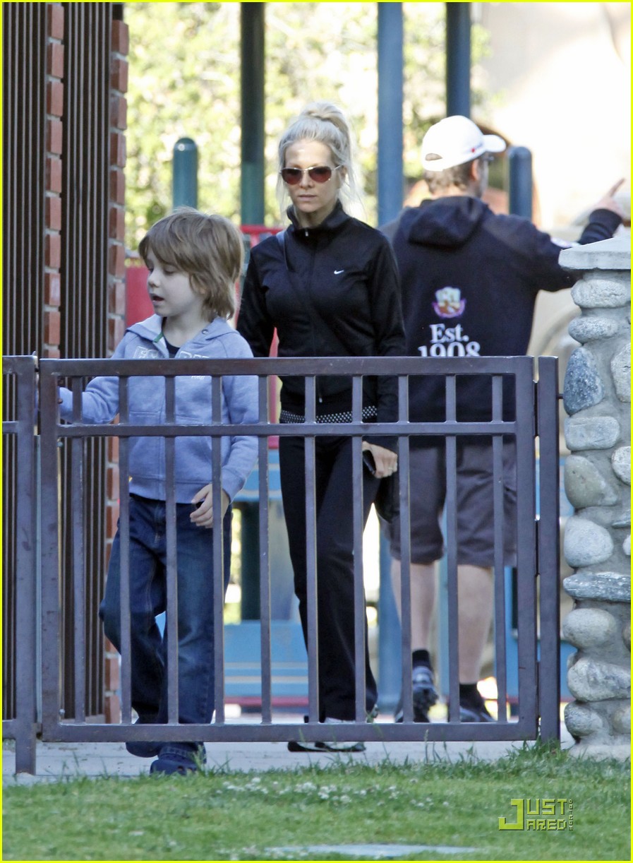 Russell Crowe: Sons & Guns: Photo 2444045 | Celebrity Babies, Charles ...