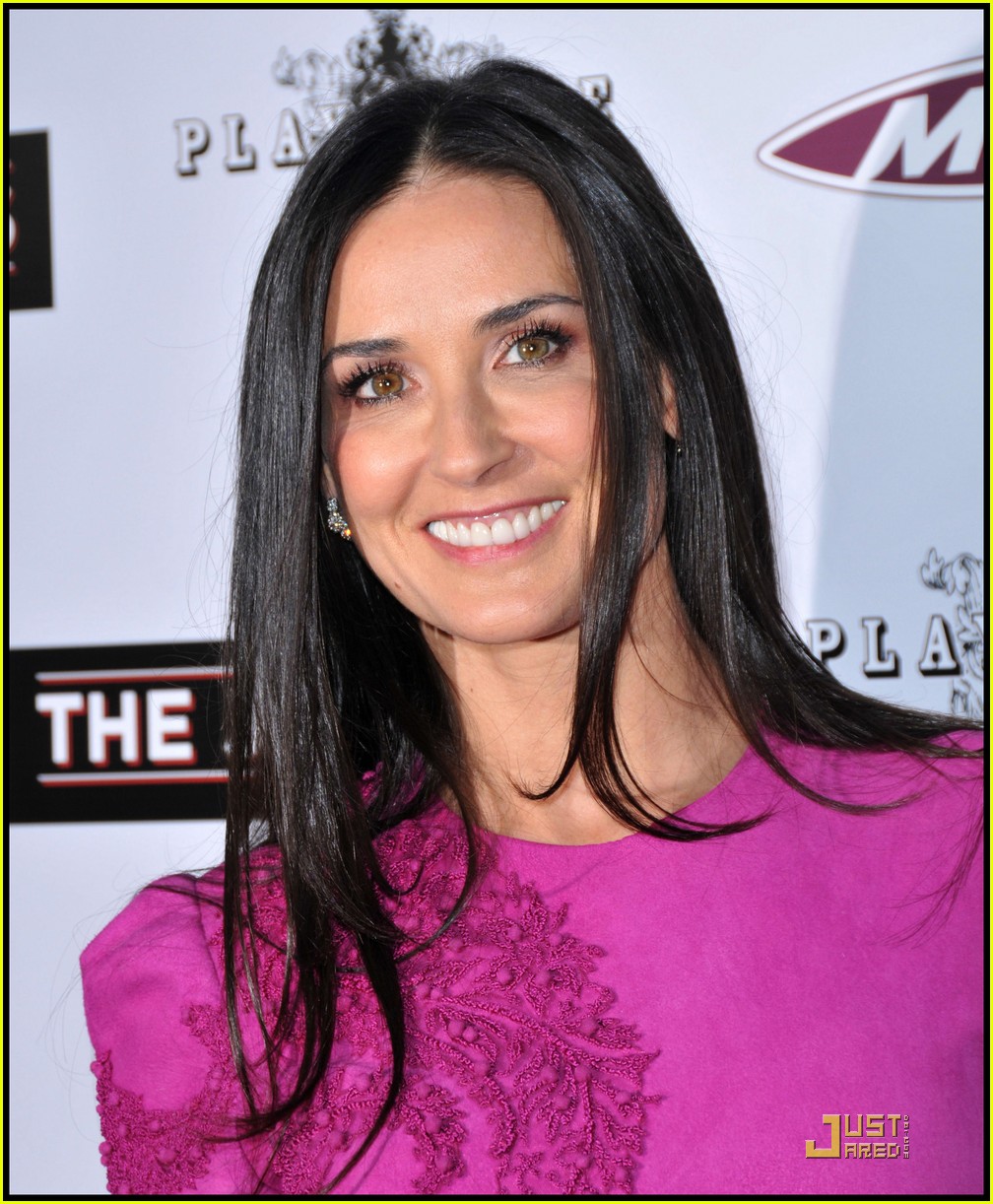 Rumer Willis & Demi Moore Keep Up With 'The Joneses': Photo 2441229 ...