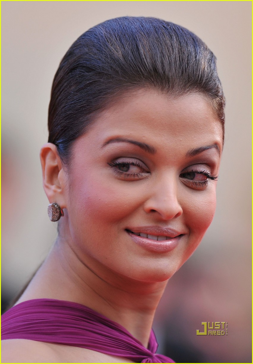 Aishwarya Rai: Gucci Girl Takes Cannes: Photo 2450603 | 2010 Cannes ...