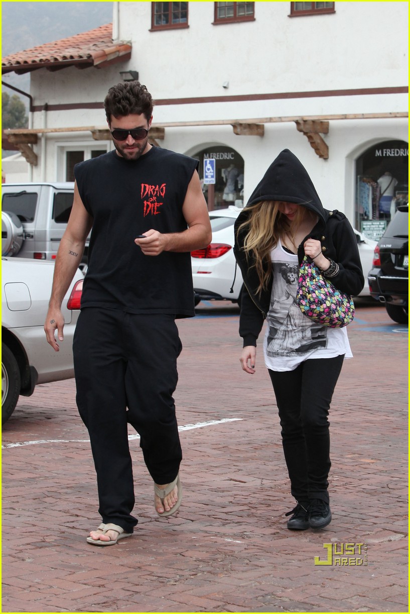 Avril Lavigne & Brody Jenner: Taverna Tony Couple : Photo 2451211 ...