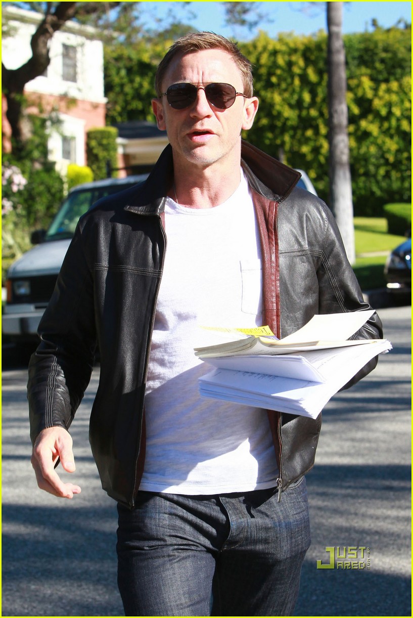 Daniel Craig: Cat On a Hot Tin Roof!: Photo 2449565 | Daniel Craig ...