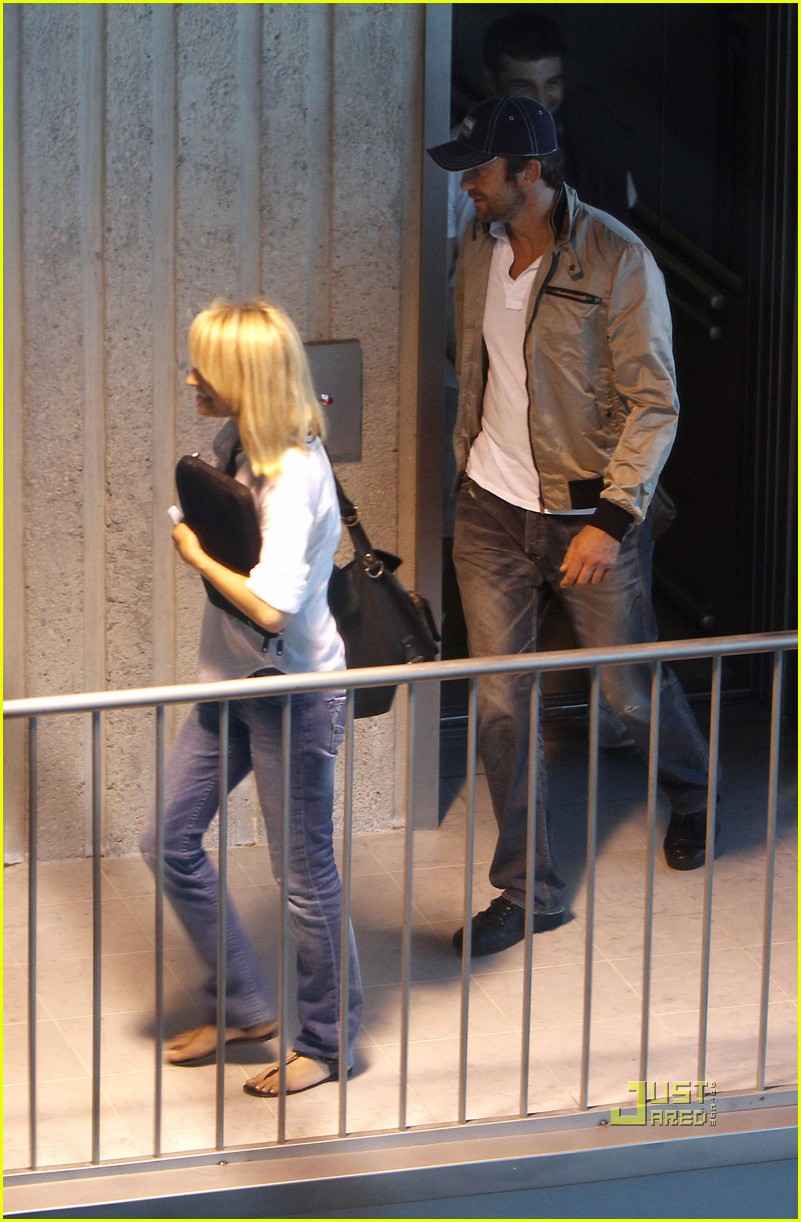Gerard Butler is a NICE Man: Photo 2453023 | Gerard Butler Photos ...