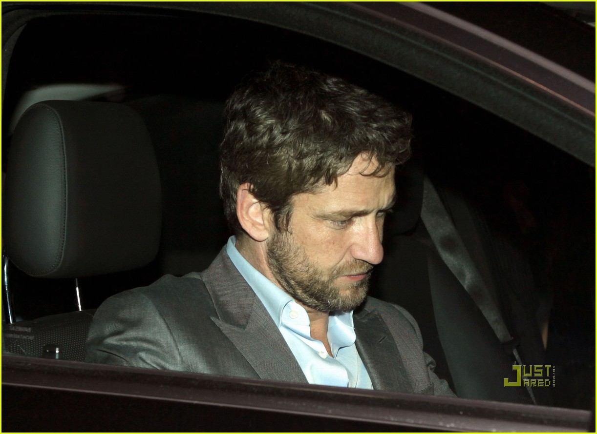 Gerard Butler: Pool Boy: Photo 2452981 | Gerard Butler Photos | Just ...