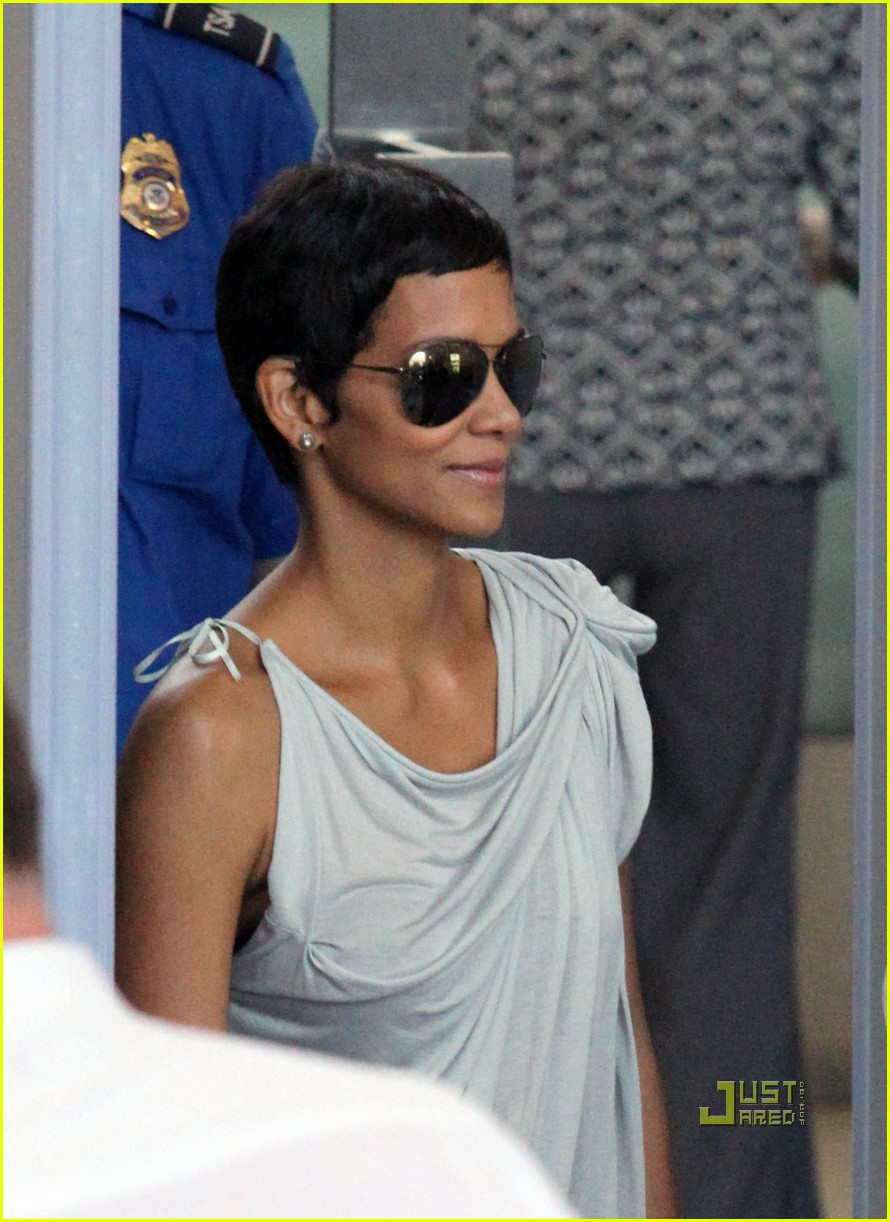Halle Berry: Cleobella Classy: Photo 2454598 | Halle Berry Pictures ...