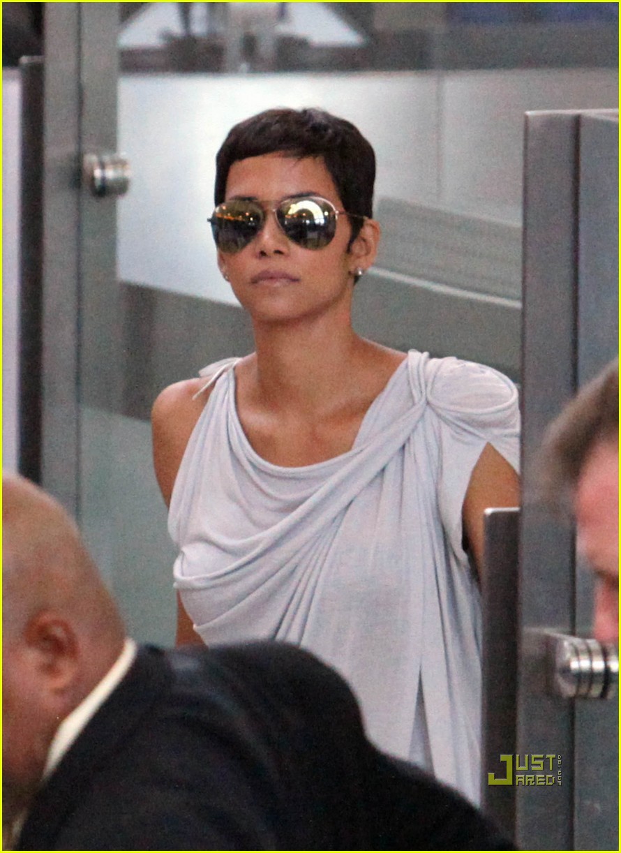 Halle Berry: Cleobella Classy: Photo 2454600 | Halle Berry Photos ...