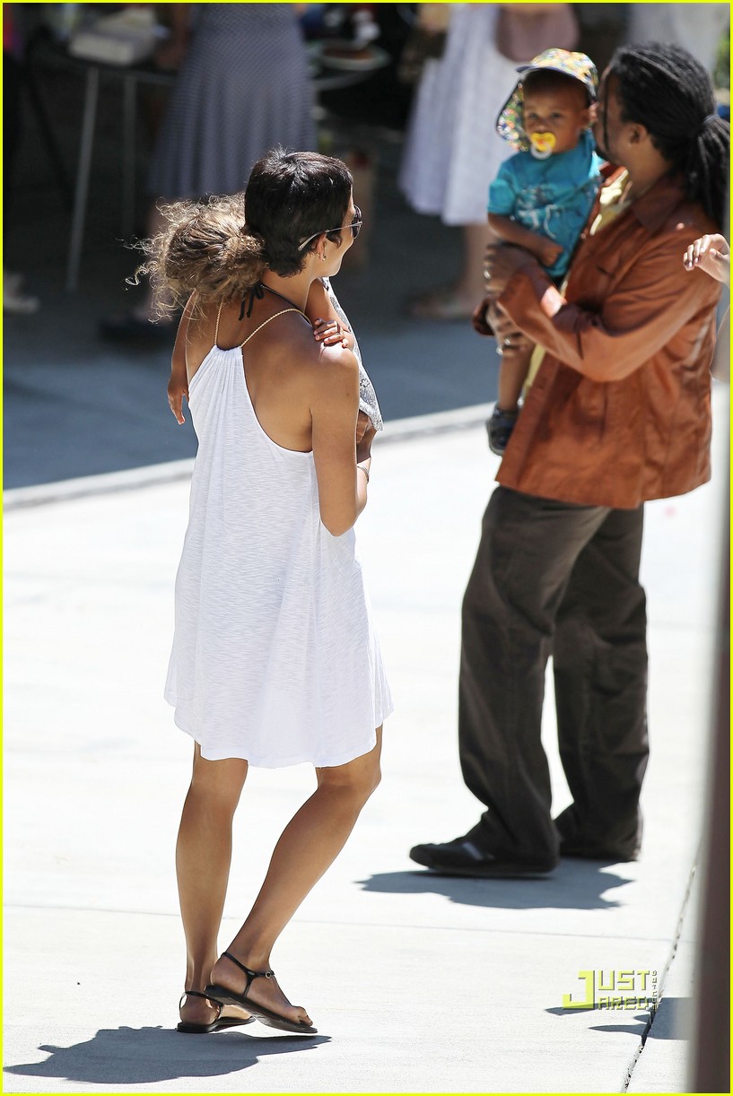 Halle Berry: Napping Nahla!: Photo 2455225 | Celebrity Babies, Gabriel ...
