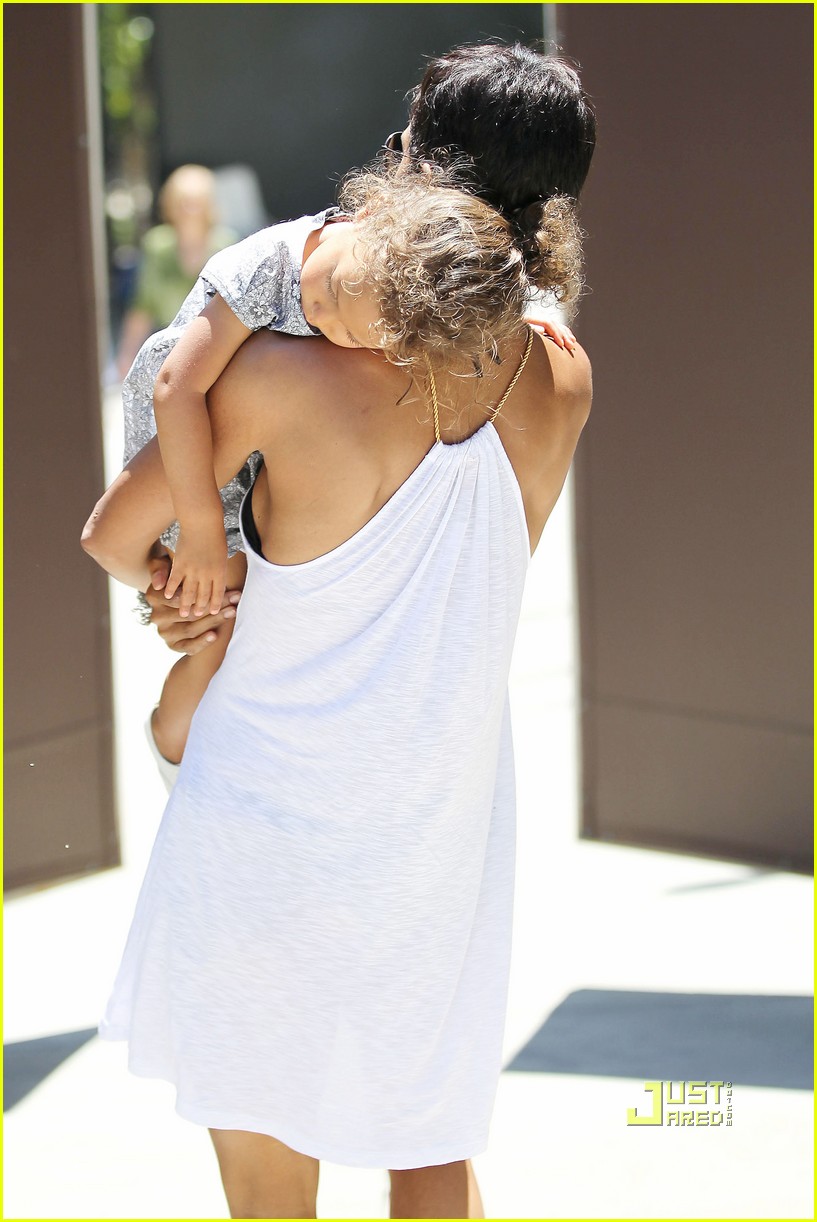 Halle Berry: Napping Nahla!: Photo 2455244 | Celebrity Babies, Gabriel ...