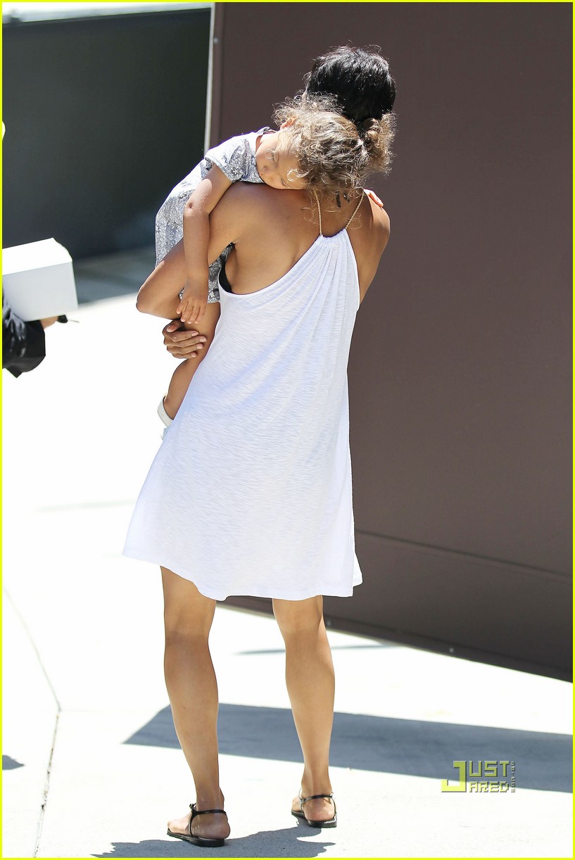 Halle Berry: Napping Nahla!: Photo 2455246 | Celebrity Babies, Gabriel ...