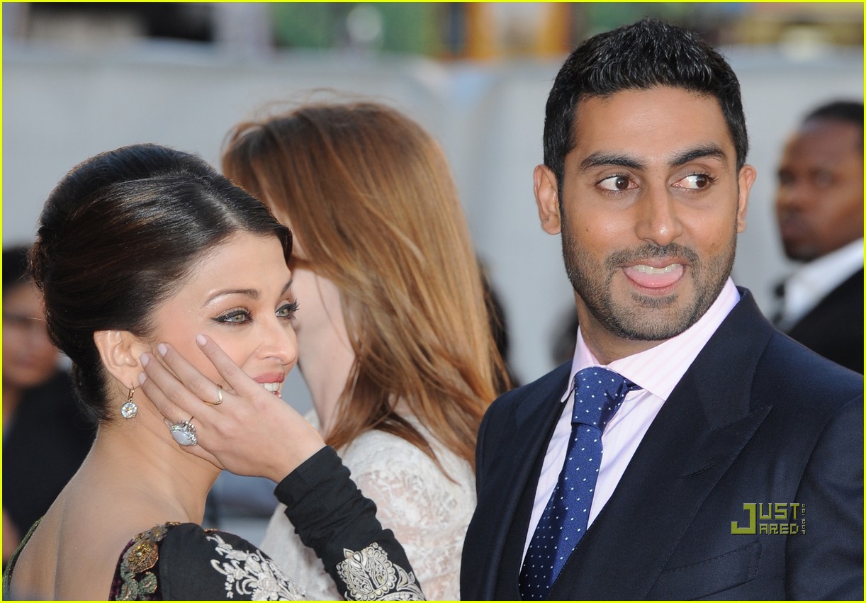 Aishwarya Rai & Abhishek Bachchan: 'Raavan' Romantics: Photo 2459153 ...