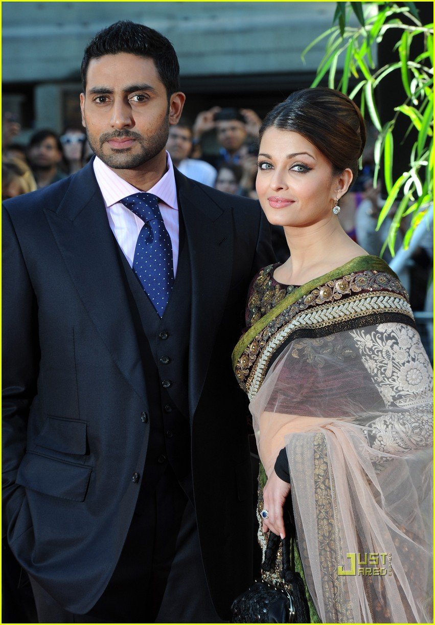 Aishwarya Rai & Abhishek Bachchan: 'Raavan' Romantics: Photo 2459154 ...