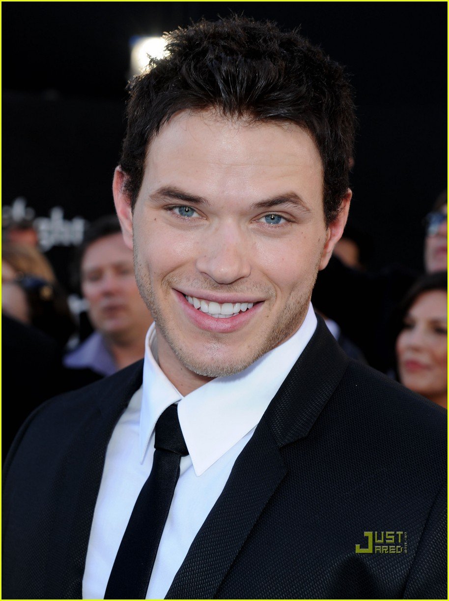Kellan Lutz Premieres ECLIPSE with AnnaLynne McCord: Photo 2461496 ...