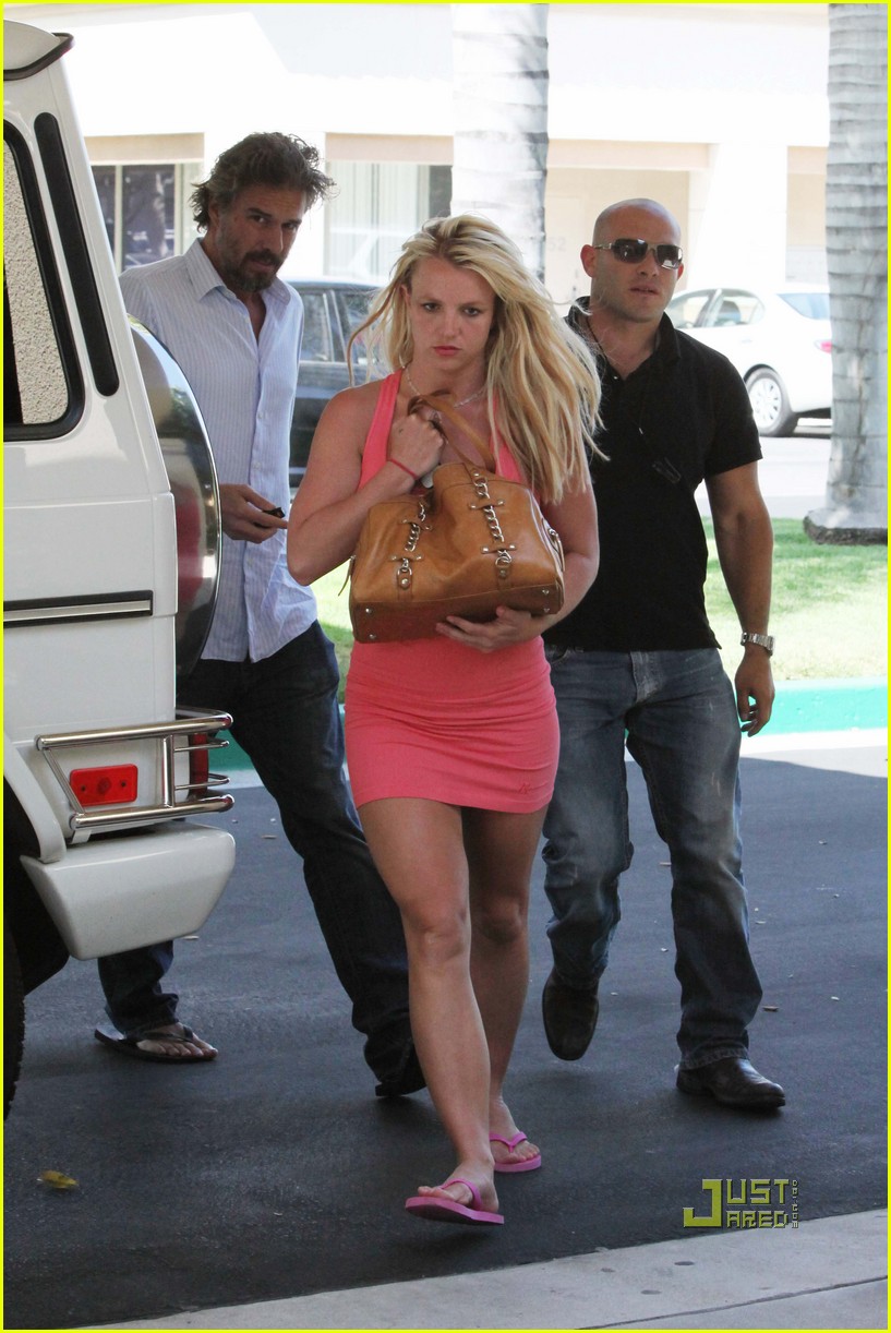 Britney Spears & Jason Trawick: Holding Hands!: Photo 2458127 | Britney ...