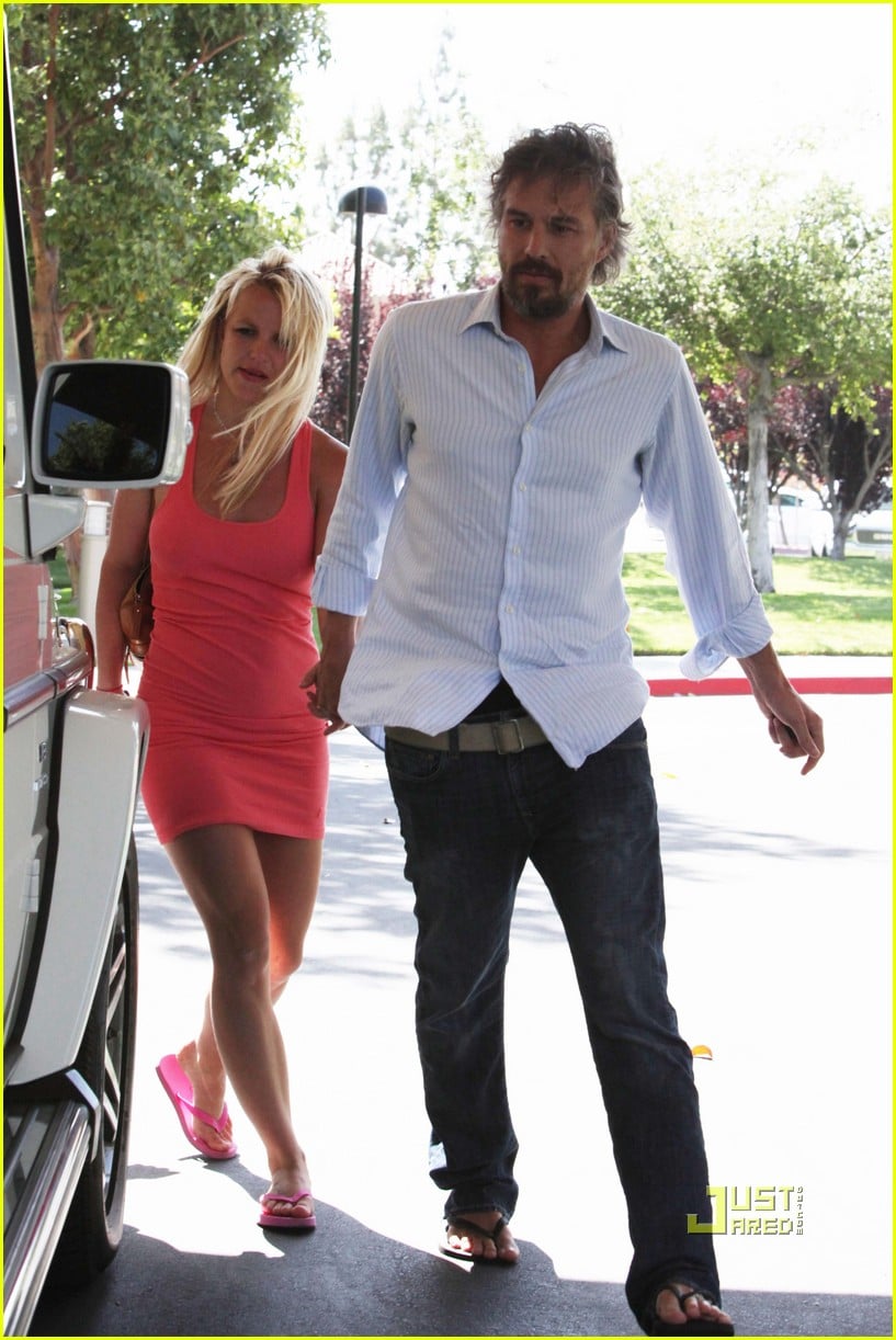 Britney Spears & Jason Trawick: Holding Hands!: Photo 2458133 | Britney ...
