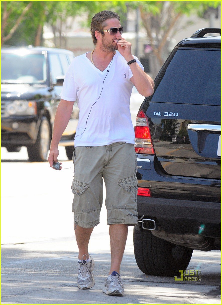 Gerard Butler: Errands Running Rugged: Photo 2459055 | Gerard Butler ...