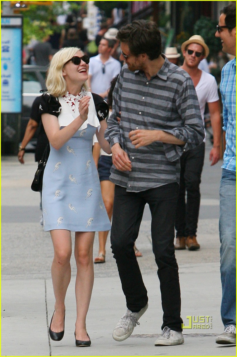 Kirsten Dunst & Jason Boesel: Soho Stroll: Photo 2462155 | Jason Boesel ...