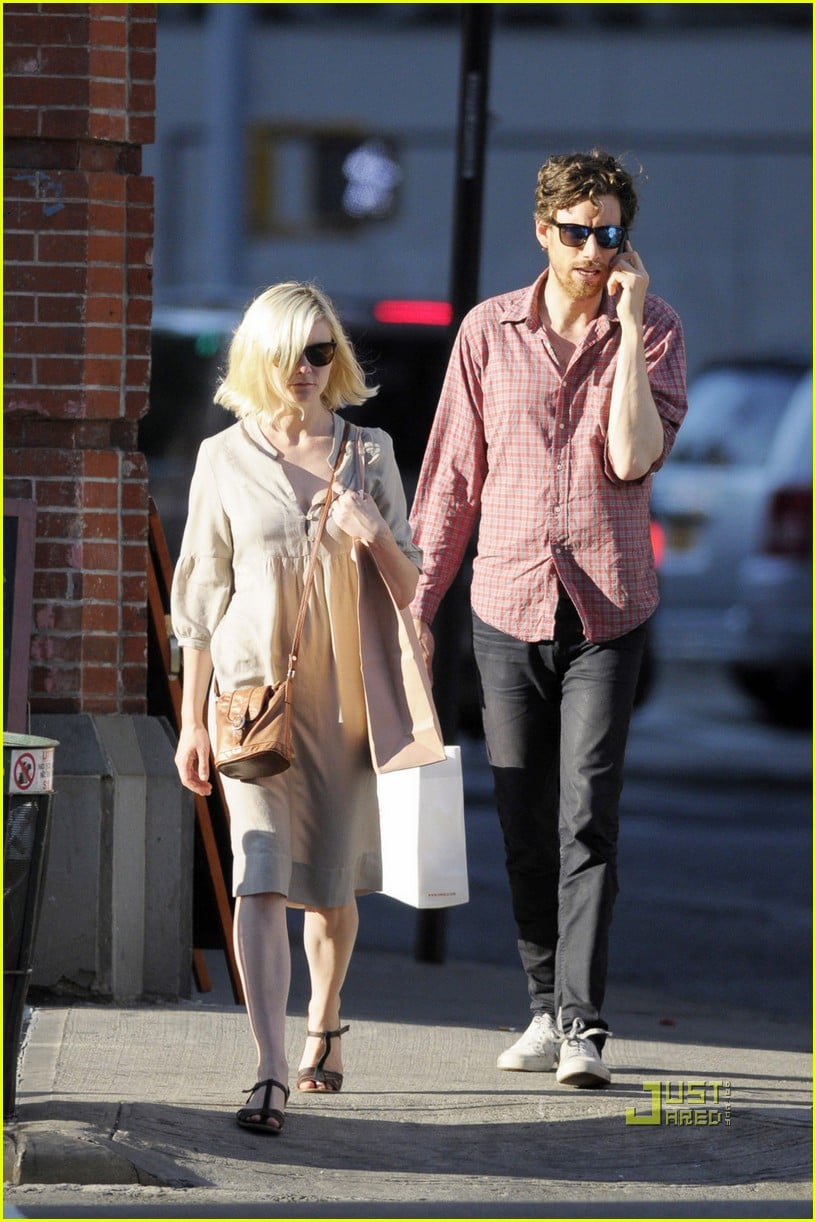 Kirsten Dunst & Jason Boesel: Uniqlo United: Photo 2461568 | Jason ...