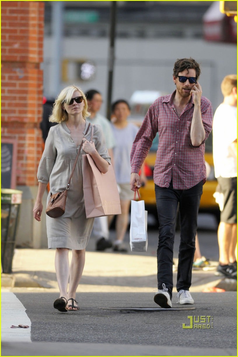 Kirsten Dunst & Jason Boesel: Uniqlo United: Photo 2461572 | Jason ...