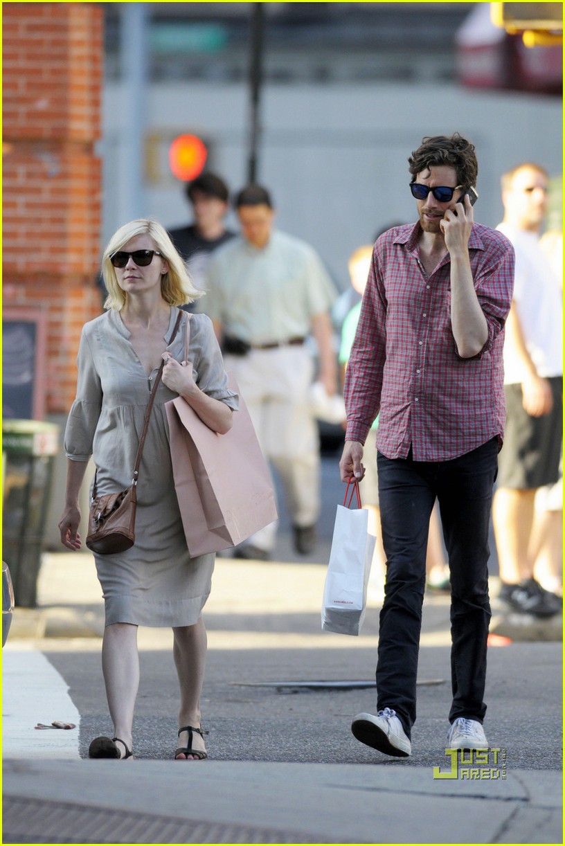 Kirsten Dunst & Jason Boesel: Uniqlo United: Photo 2461574 | Jason ...