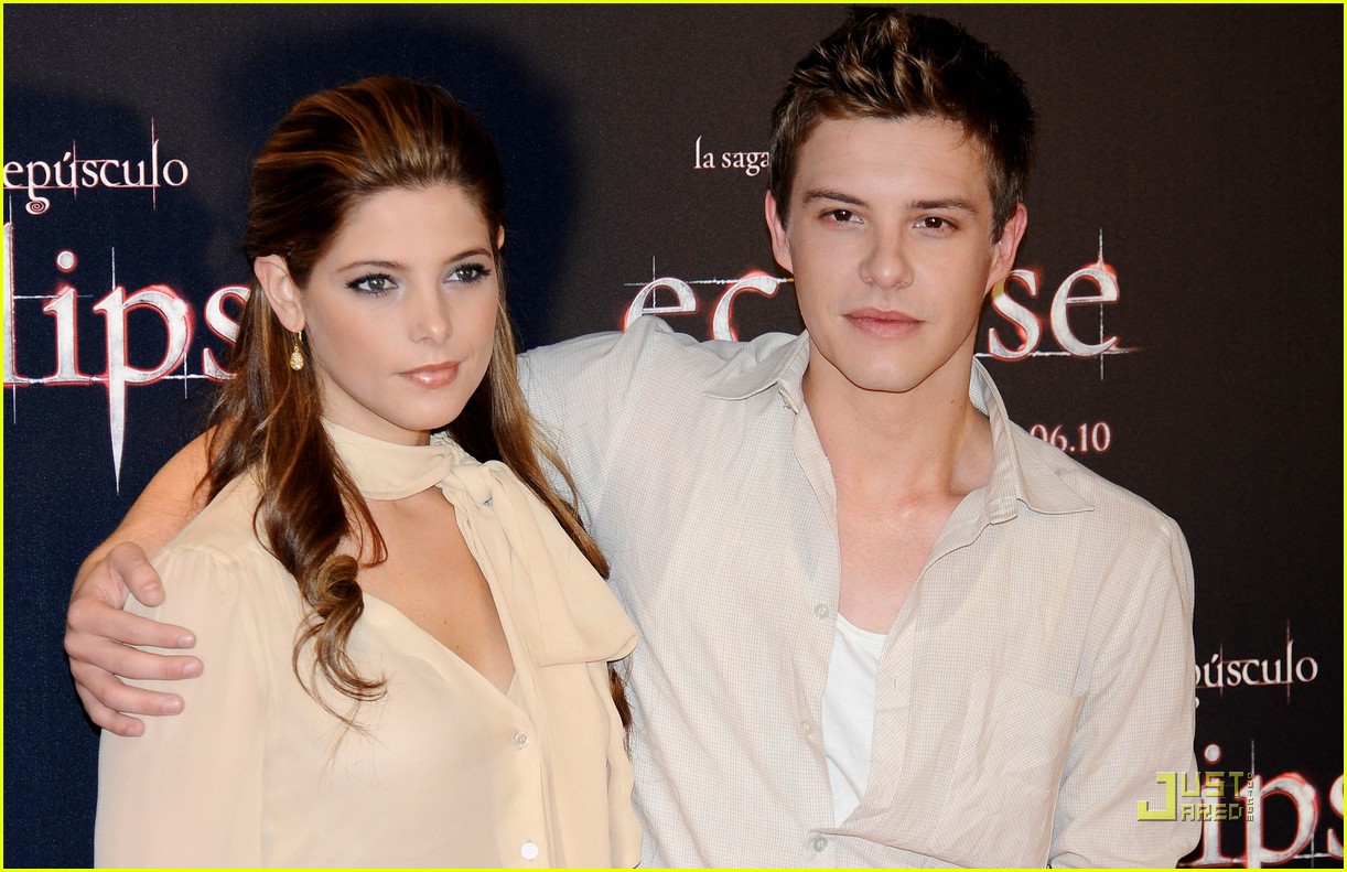 Ashley Greene & Xavier Samuel: Madrid Premiere Pair: Photo 2462317 ...